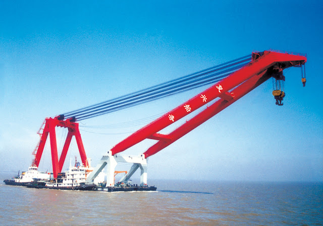 Grúas flotantes: los forzudos del mar - Una breve historia